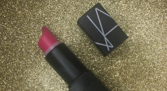 How to Wear a Stylish Bold Lip this Fall 2016