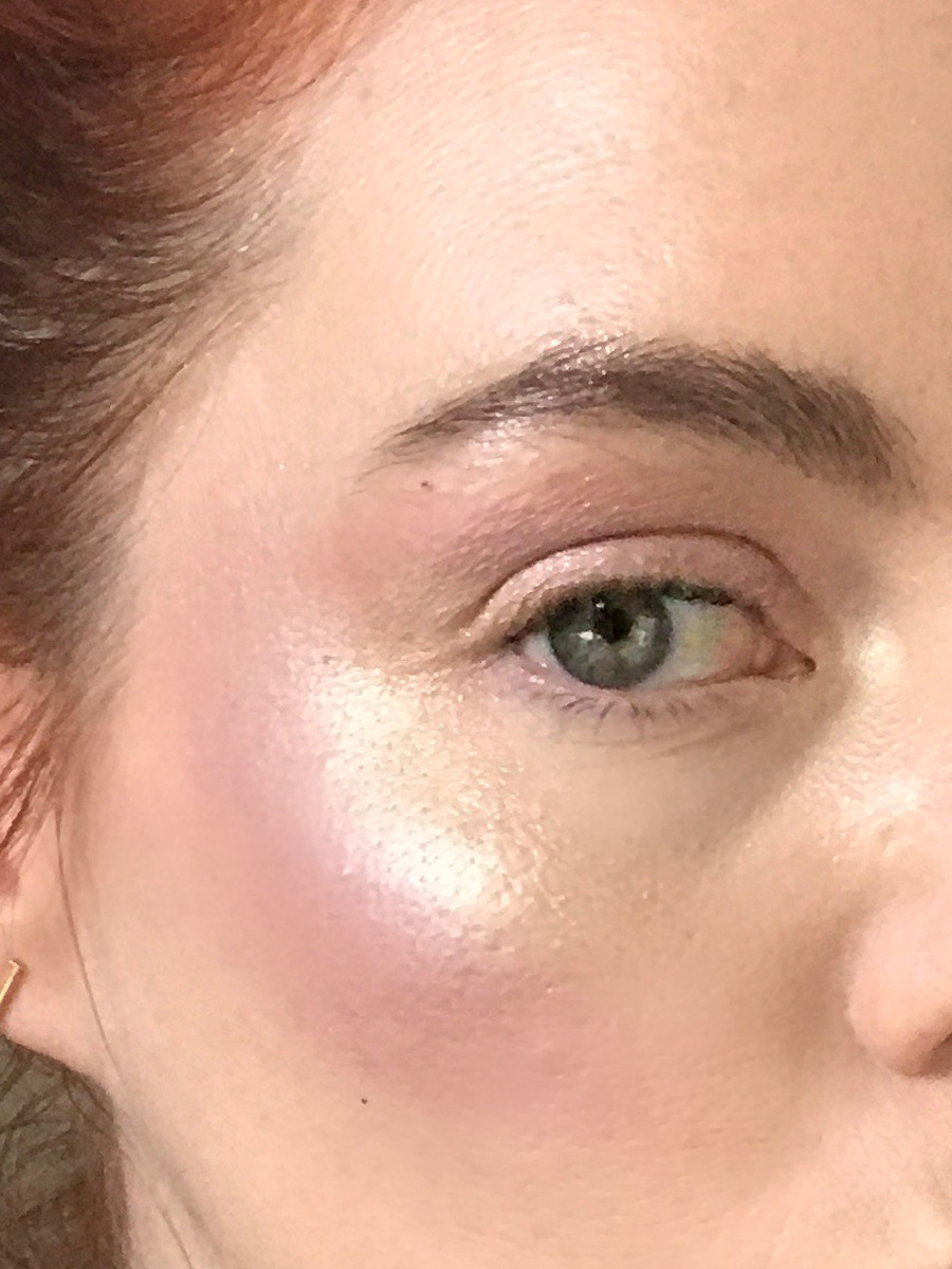 How to Do the Glitter Strobing Trend