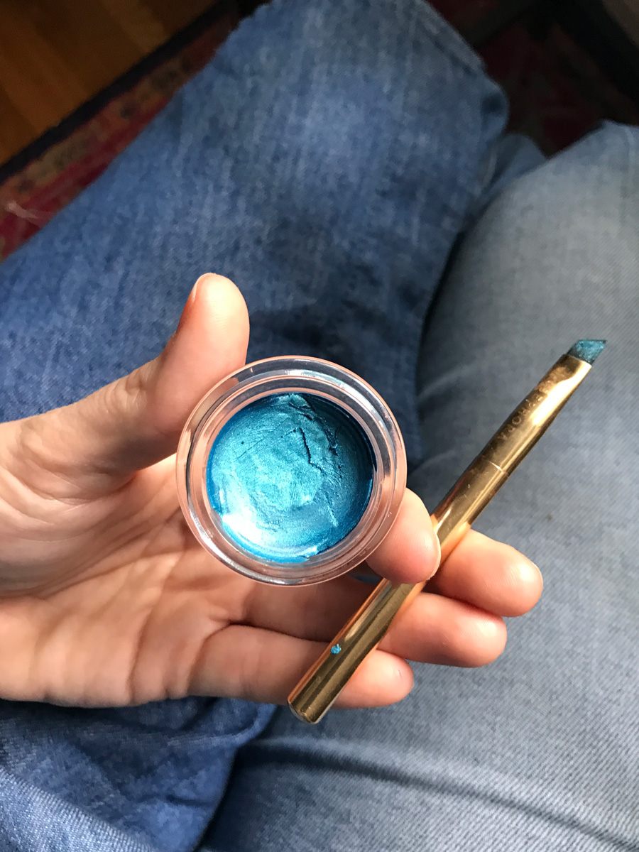 I Tried Rocking Blue Eyebrows For a Day