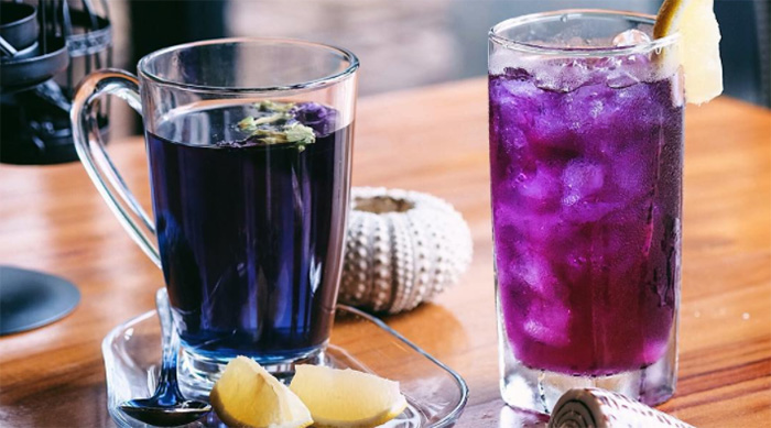 How Butterfly Pea Flower Tea Changes Color With Lemon