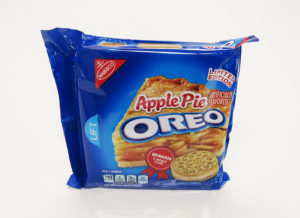 Review of New Apple Pie-Flavored Limited Edition Oreos