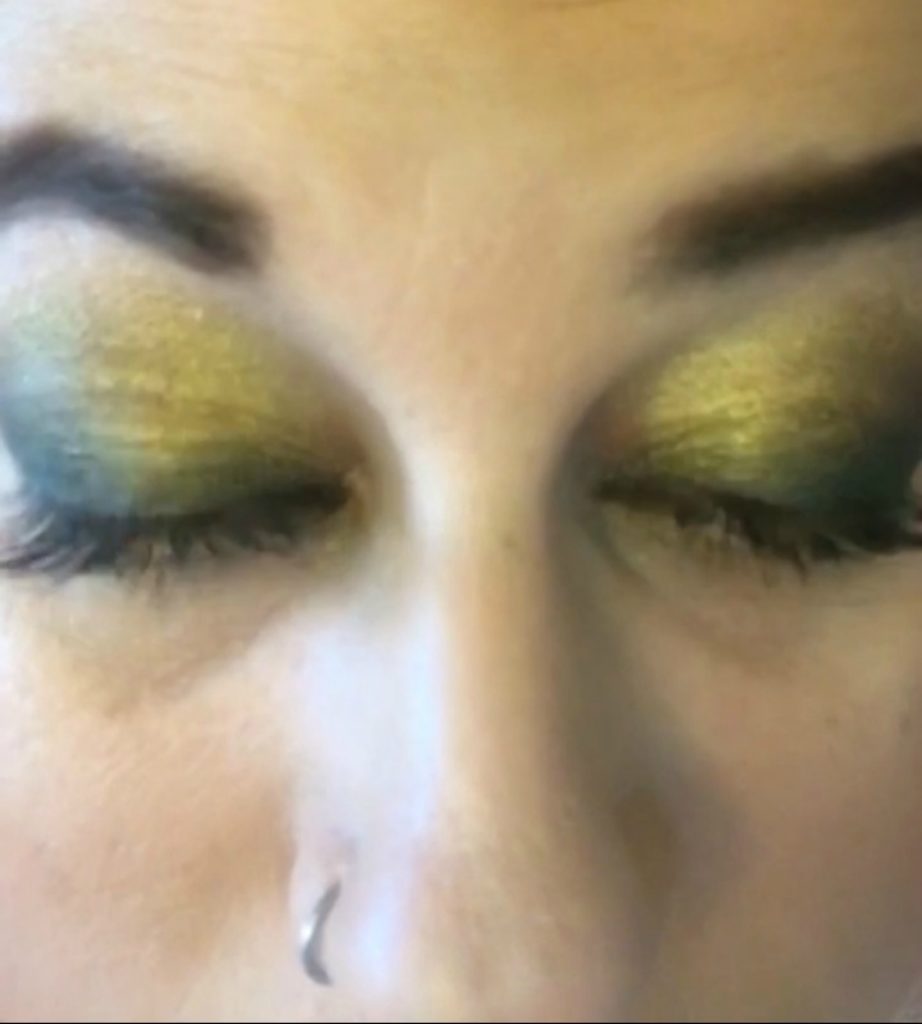 Review of FLiRT Cosmetics' Major Metallics Eyeshadow Palette