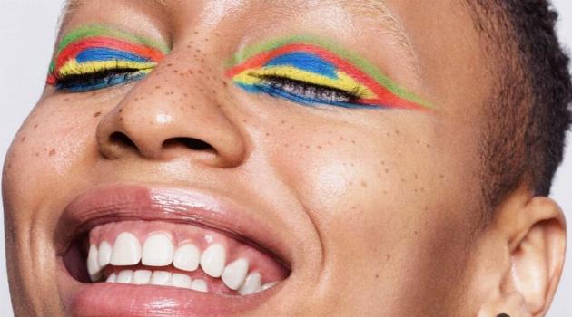 Summer Makeup Looks Using Colored Eyeliner
