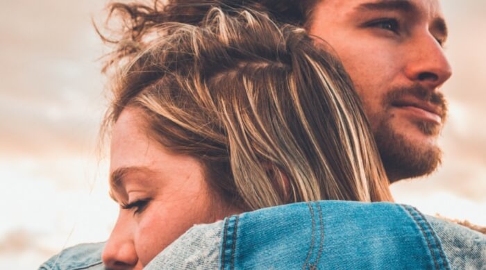 How to Know If You're Being Too Clingy in Your Relationship