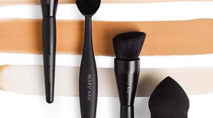 How to Use the Most Popular Types of Foundation Applicators