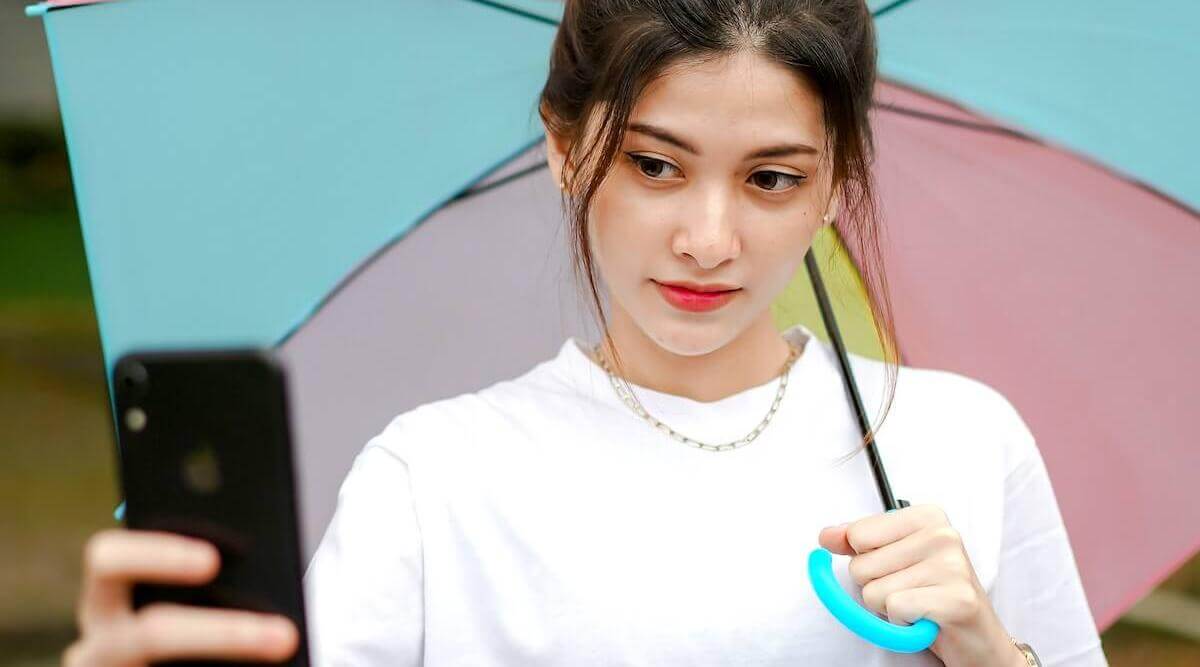 The Best Selfie Angles for All Your Social Media Photos